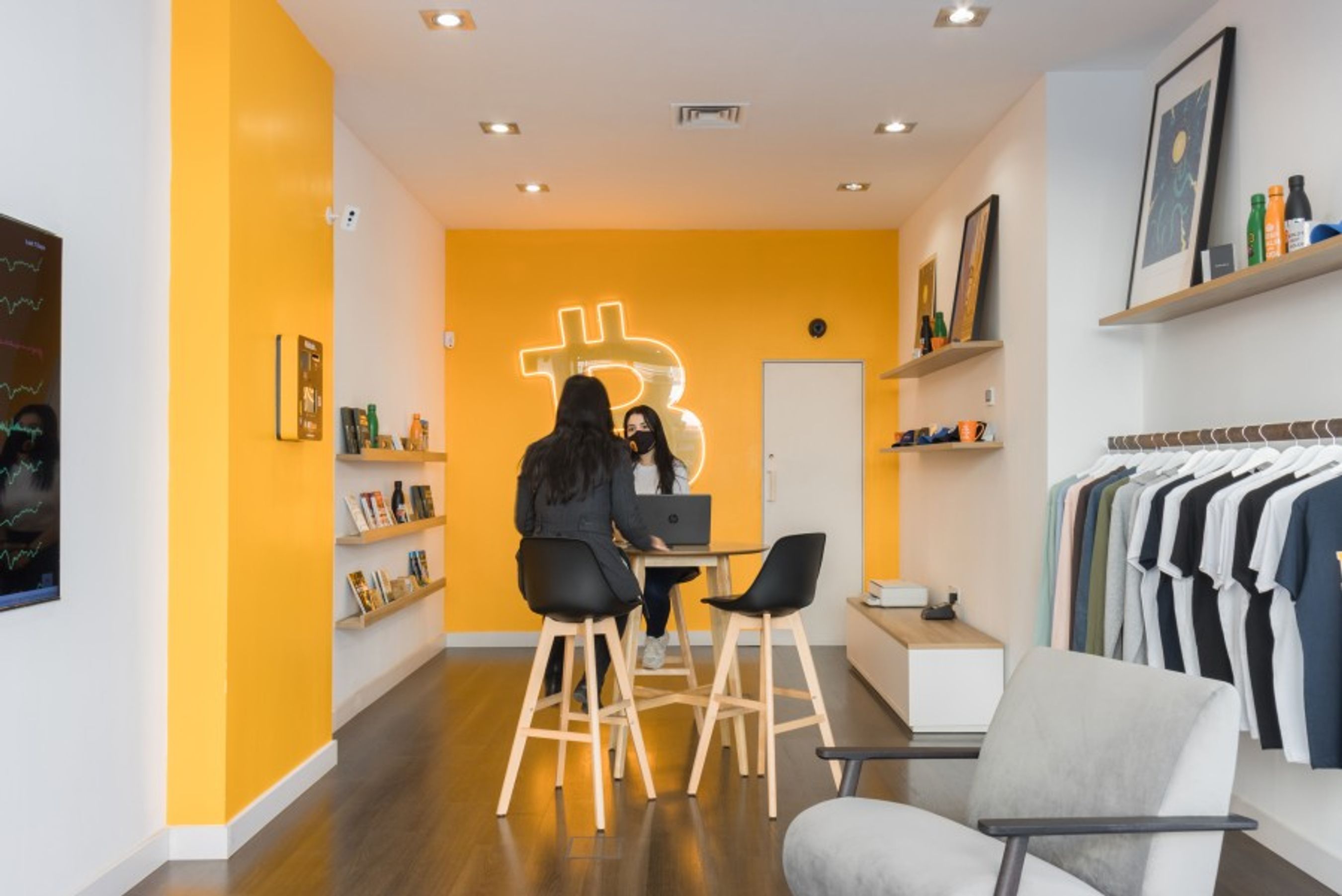 BitBase: The First Phygital Exchange and Bitcoin ATM Brand from Spain ...