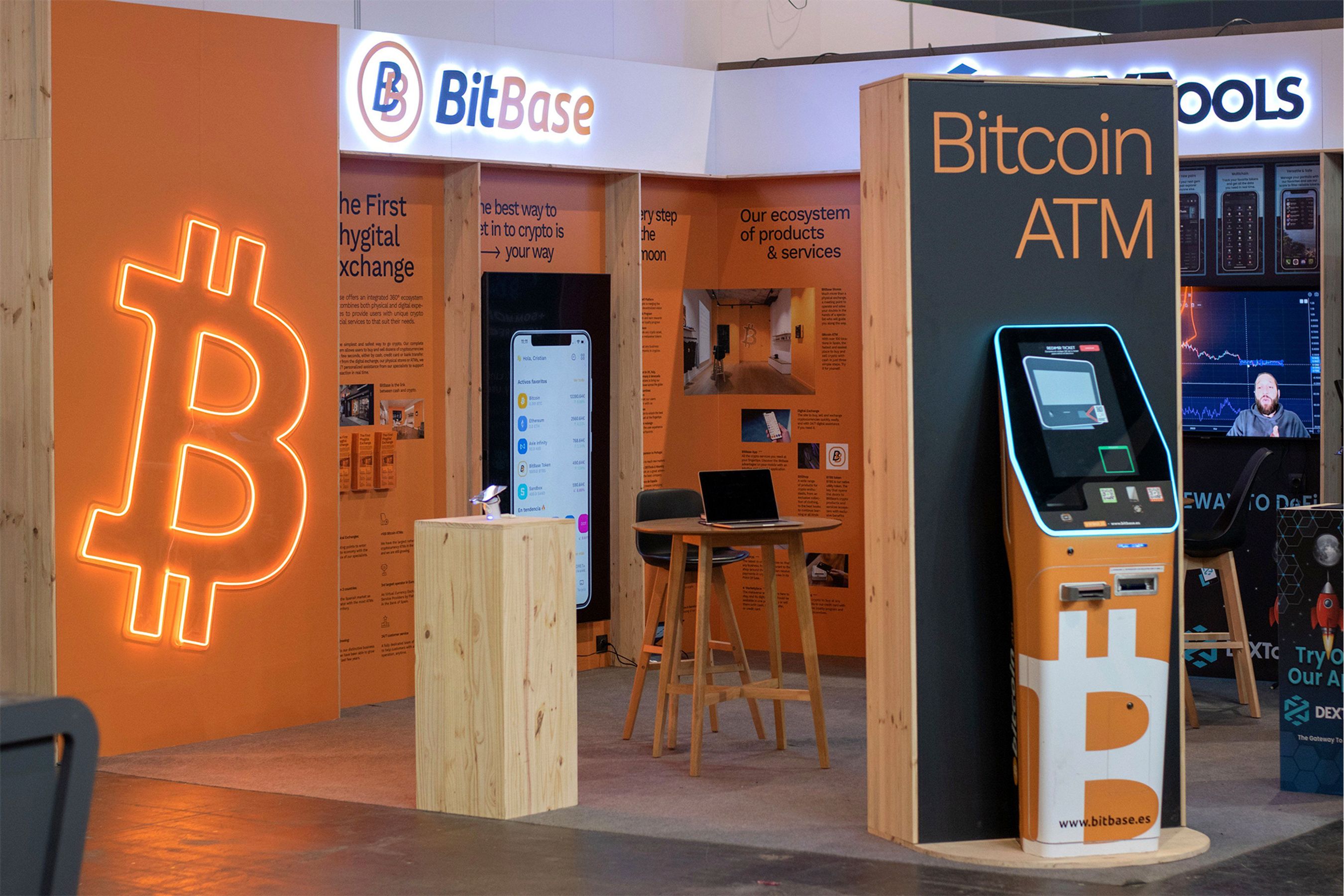 BitBase: The First Phygital Exchange and Bitcoin ATM Brand from Spain ...